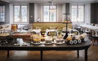 Café da manhã com buffet todos os dias (CHF 30 por pessoa)