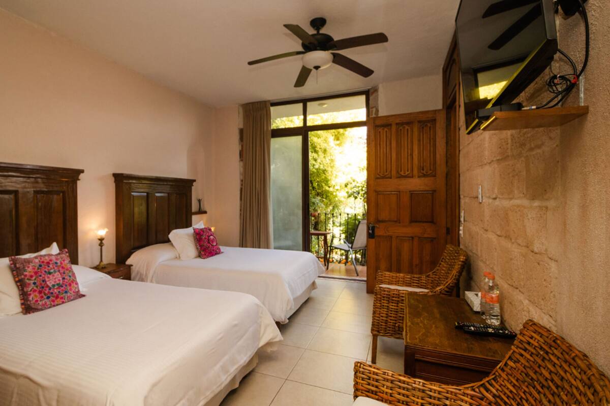 Quarto Standard, 2 camas de casal | Roupa de alta qualidade, cofre no quarto, quartos insonorizados 