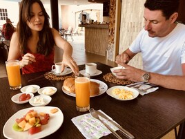 Café da manhã continental grátis todos os dias