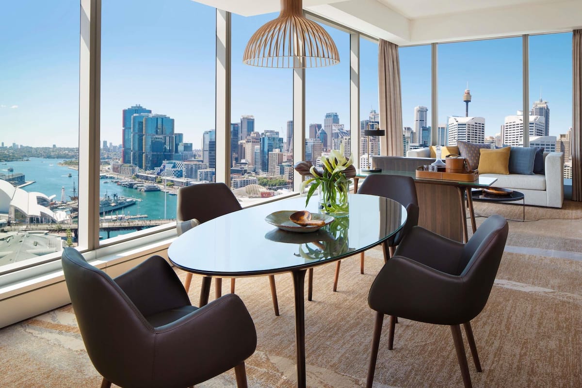 Suite Club, 1 cama king-size, vista para o porto (Prestige, Club Millésime) | Roupa de alta qualidade, minibar, cofre no quarto, secretária