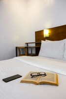 Standard Room | Cofres nos quartos, Wi-Fi de cortesia, roupa de cama