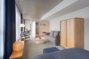 Suite Júnior | Camas de colchão pillowtop, secretária