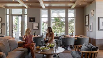 Área de estar no saguão