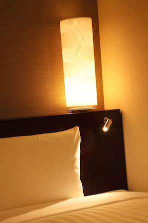 Escrivaninha, cortinas blackout, Wi-Fi de cortesia, roupa de cama