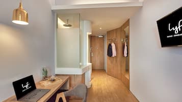 Cofres nos quartos, individualmente decorados