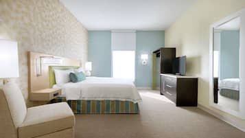 Cofres nos quartos, escrivaninha, cortinas blackout