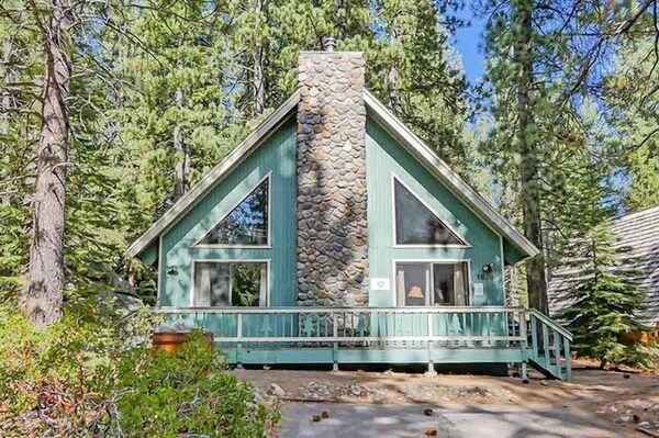 Mountain Chalet Sleeping 6- Pool Table And Great Loft Bedroom! - 1870b~ - Lake Tahoe