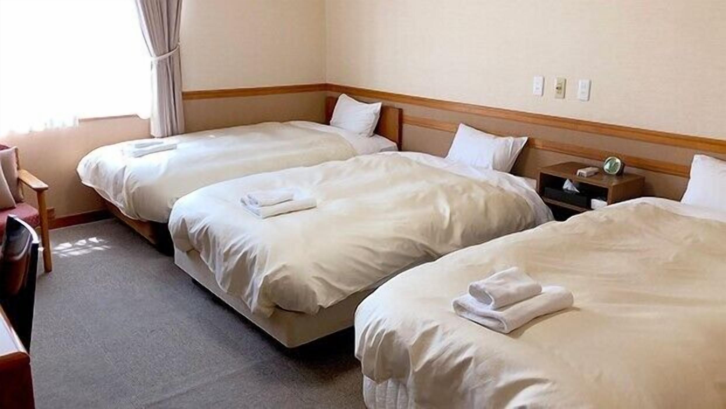 Secretária, Wi-fi grátis, roupa de cama fornecida 