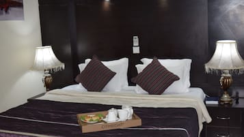 1 quarto, roupa de alta qualidade, minibar com produtos grátis