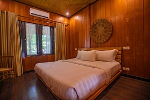 Lumbung Room | Secretária, Wi-fi grátis, roupa de cama fornecida 