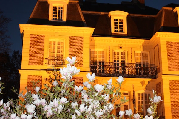 Fachada do alojamento (tarde/noite)