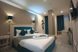 Quarto Premier (Superior) | Roupa de alta qualidade, minibar, cofre no quarto, secretária 