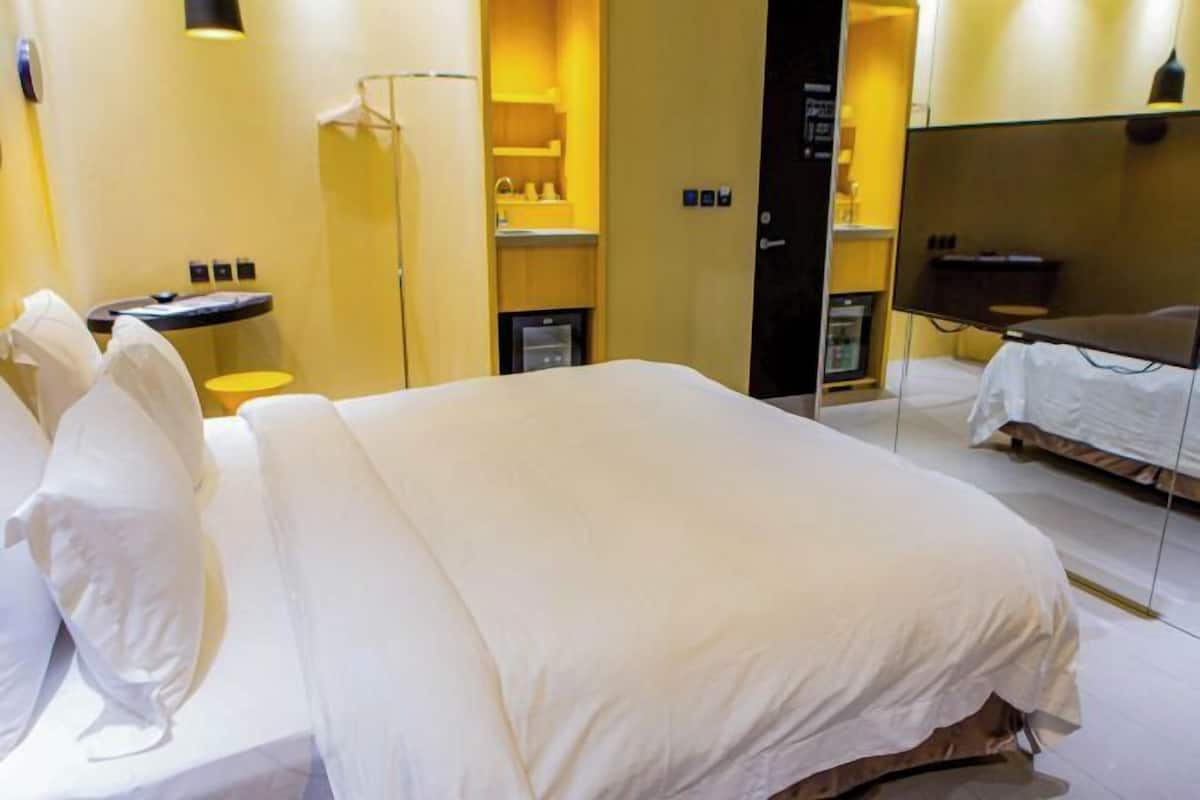 Escrivaninha, ferros/tábuas de passar roupa, Wi-Fi de cortesia