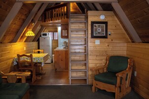 Cabana básico, banheiro privativo (Cabin #19) | Área de estar