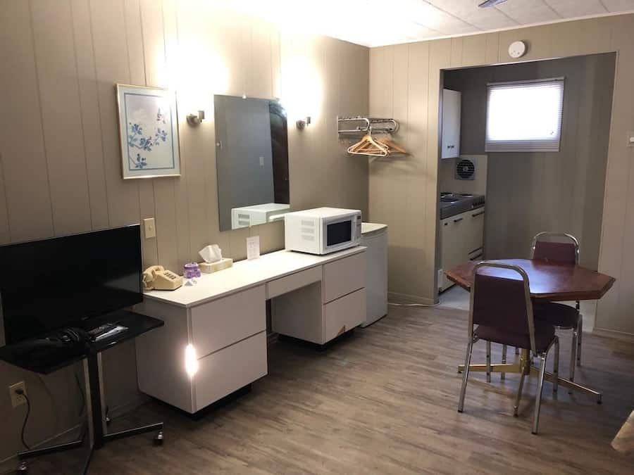 Quarto Duplo, 2 camas queen-size, kitchenette | Com mobília individualizada, secretária