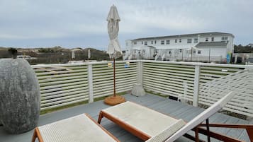 Quarto luxo, 1 cama King | Terraço/pátio