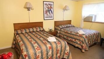 Quarto, 2 camas de casal | Wi-Fi de cortesia