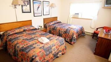 Quarto, 2 camas de casal | Wi-Fi de cortesia