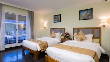 Roupas de cama premium, frigobar, cofres nos quartos, escrivaninha