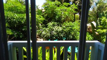 Suite Superior, vista para a piscina | Vista da varanda