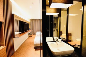 Family Twin Room | Edredons de pluma, Wi-Fi de cortesia