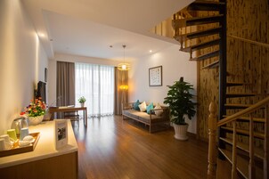 Duplex standard | Sala de estar | TV