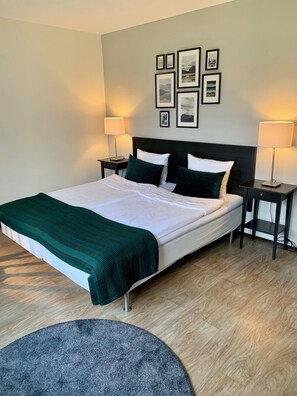 Secretária, ferro/tábua de engomar, Wi-fi grátis