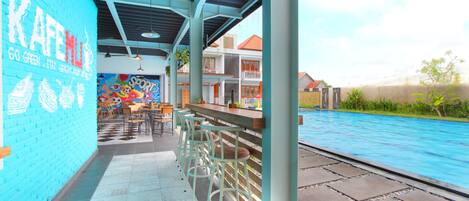 Bar à beira da piscina