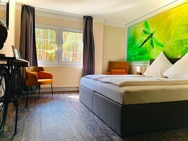 Minibar, ferro/tábua de engomar, Wi-fi grátis, roupa de cama fornecida 