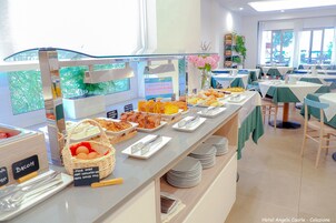 Pequeno-almoço tipo buffet diário incluído 