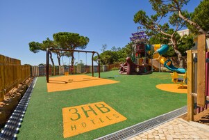 Área de recreio para crianças (ao ar livre)