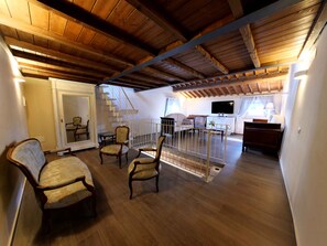 Suíte superluxo, banheiro privativo | 1 quarto, frigobar, individualmente mobiliados