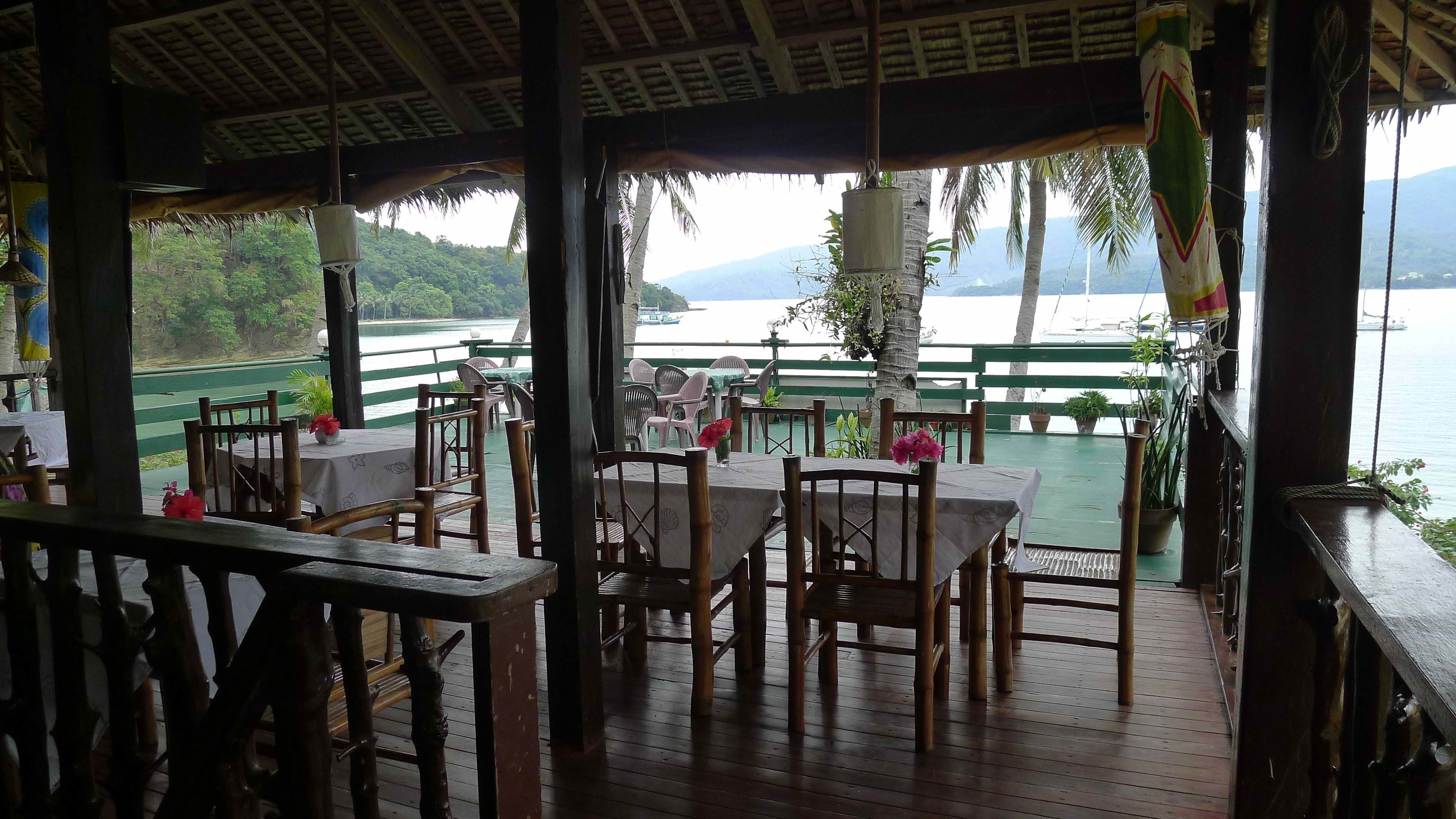 Café da manhã, almoço e jantar; local e internacional 