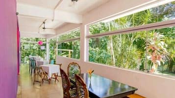 Pequeno-almoço tipo buffet diário incluído