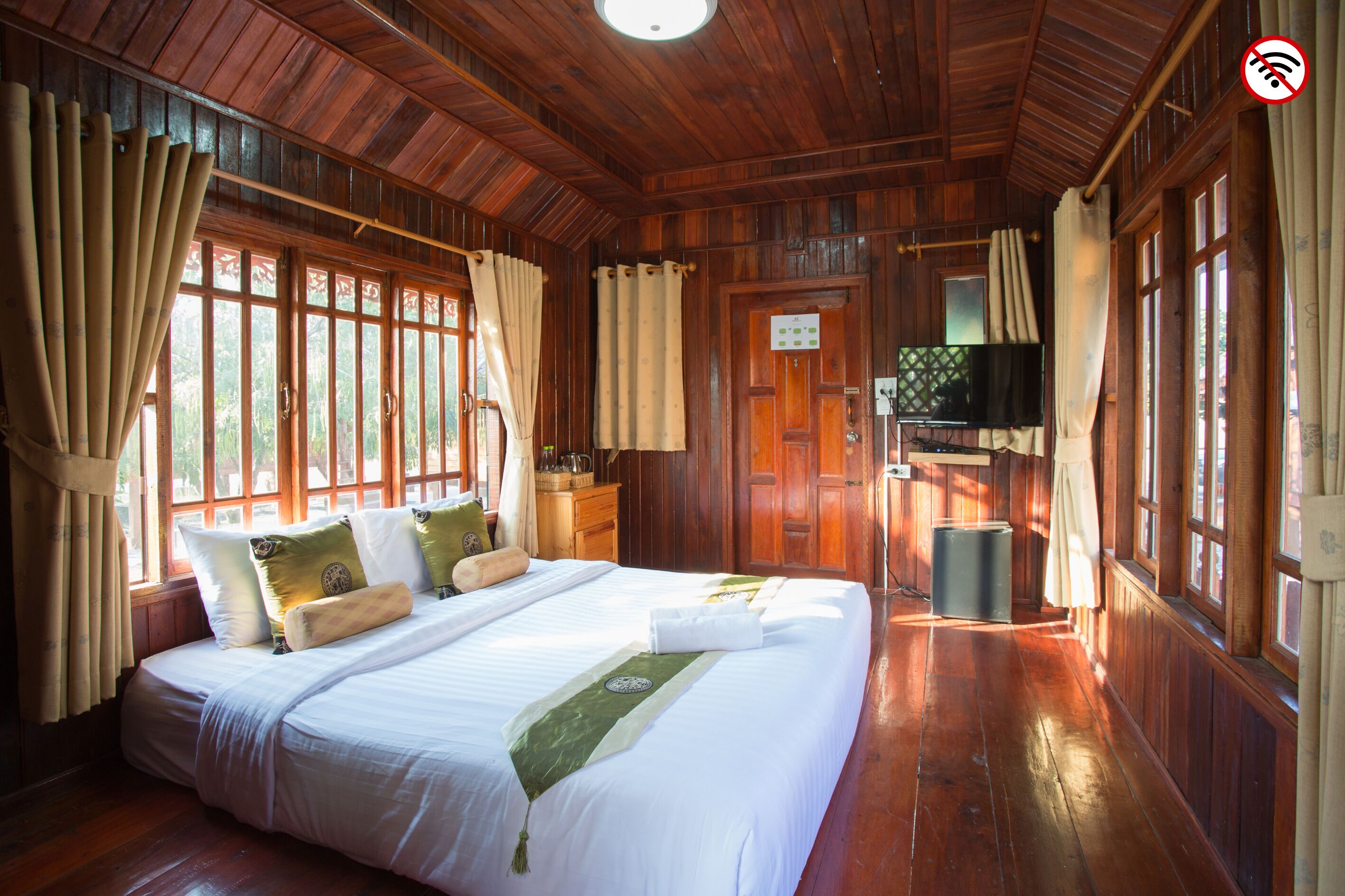 Villa Tradicional | Cortinas/cortinados opacos, roupa de cama fornecida 