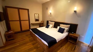 Suite Premier, 1 quarto, vista para a colina | Minibar, secretária, camas desdobráveis, Wi-fi grátis