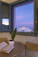 Jupiter Apartment | Roupa de alta qualidade, minibar com produtos grátis, cofre no quarto 