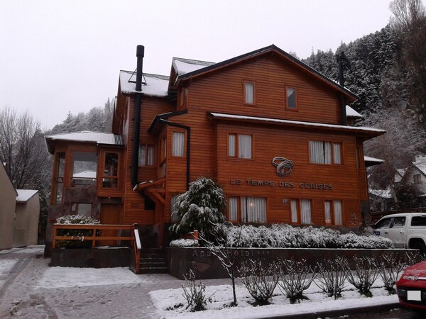 Apart Hotel Le Temps Des Cerises - San Martin de los Andes