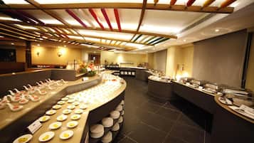 2 restaurantes, culinária internacional