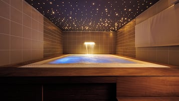 Sala(s) para tratamentos a casais, sauna, banheira de hidromassagem