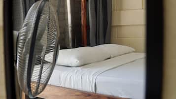 1 quarto, roupas de cama antialérgicas, escrivaninha, cortinas blackout