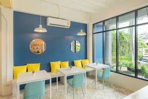 Área de estar no saguão