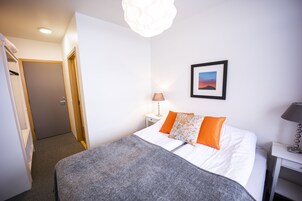 Berço de viagem, Wi-fi grátis, roupa de cama fornecida 