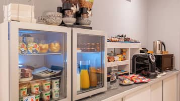 Café da manhã continental todos os dias (EUR 10.50 por pessoa)
