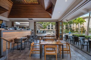 2 piscinas externas, barracas, guarda-sóis