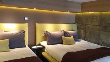 Dúplex Familiar, 2 camas queen-size, terraço, mezanino | Roupa de alta qualidade, cofre no quarto, cortinas/cortinados opacos