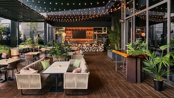 Pequenos-almoços, almoços e jantares servidos