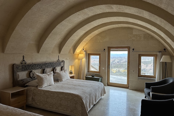 Frigobar, cofres nos quartos, individualmente decorados