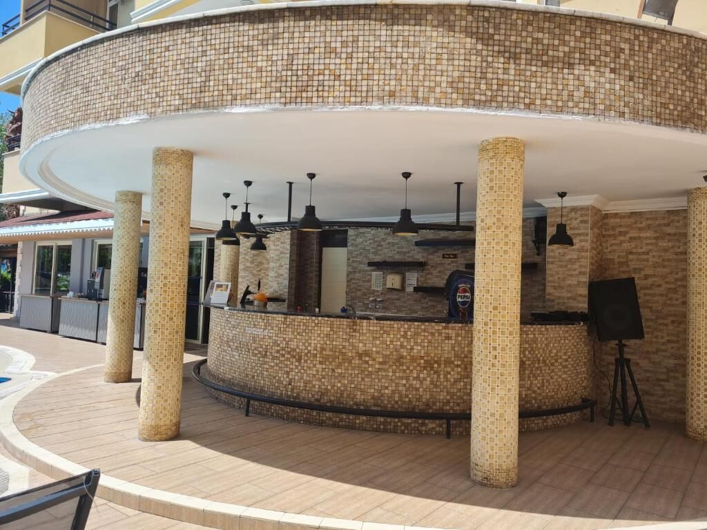 Bar junto à piscina