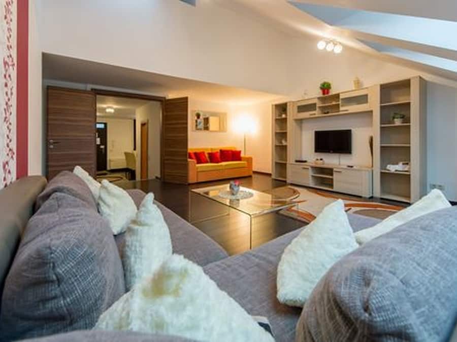 Suíte elite, 2 quartos | Quartos à prova de som, ferros/tábuas de passar roupa, Wi-Fi de cortesia